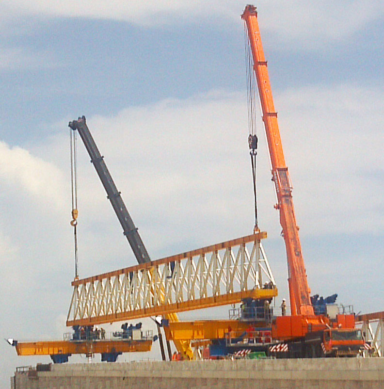 Hunter Merchant | Specialized Hauling, Rigging, Crane Service