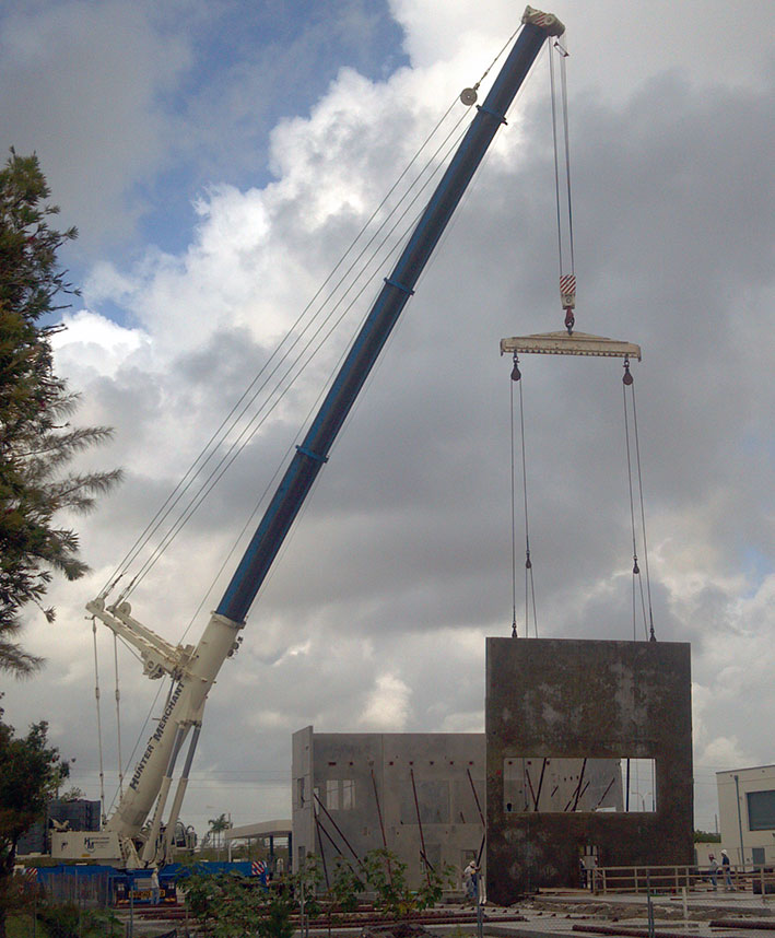 Hunter Merchant | Specialized Hauling, Rigging, Crane Service