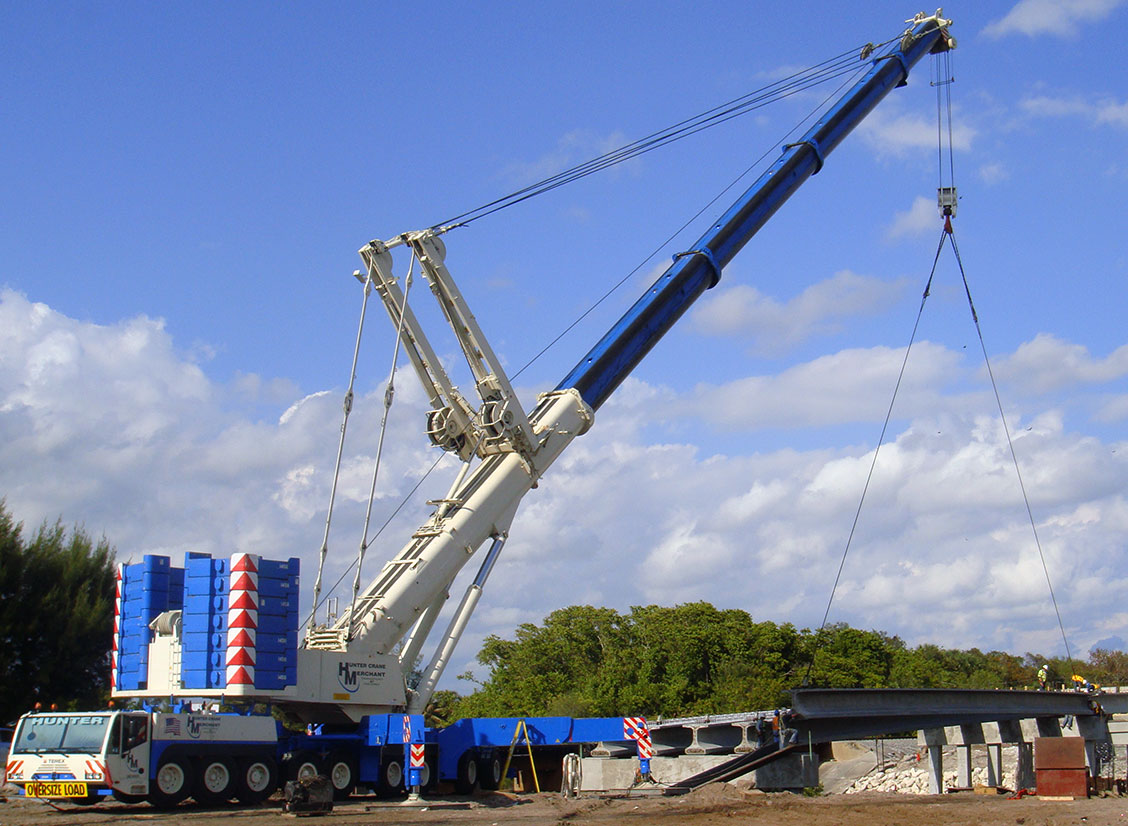 Hunter Merchant | Specialized Hauling, Rigging, Crane Service