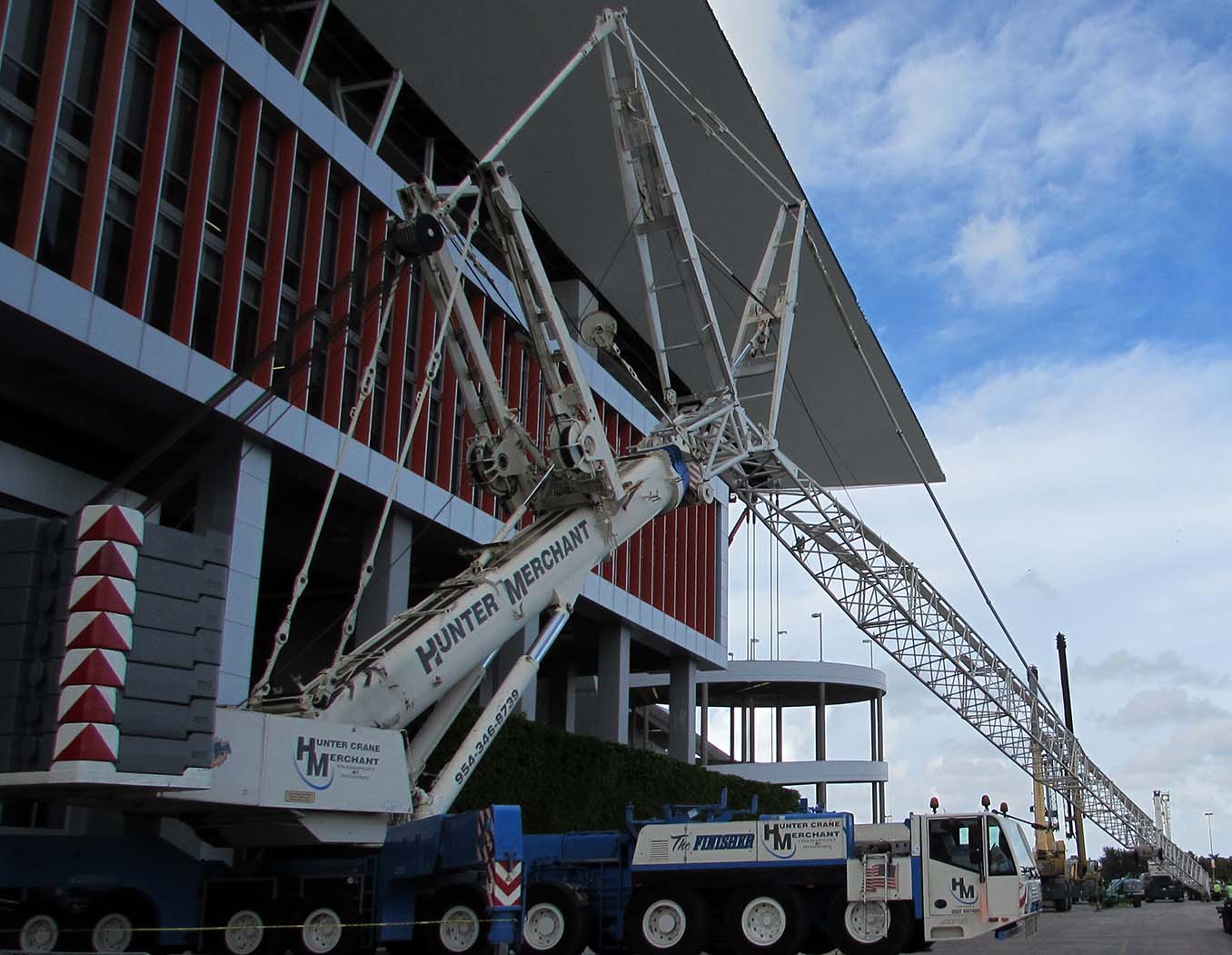 Hunter Merchant | Specialized Hauling, Rigging, Crane Service